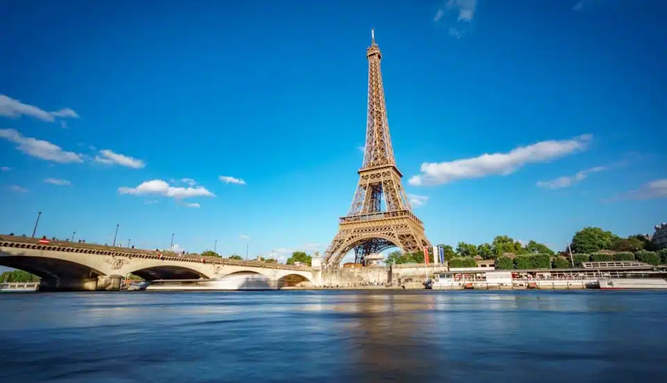 Eiffel Tower Architecture • How was Eiffel Tower built